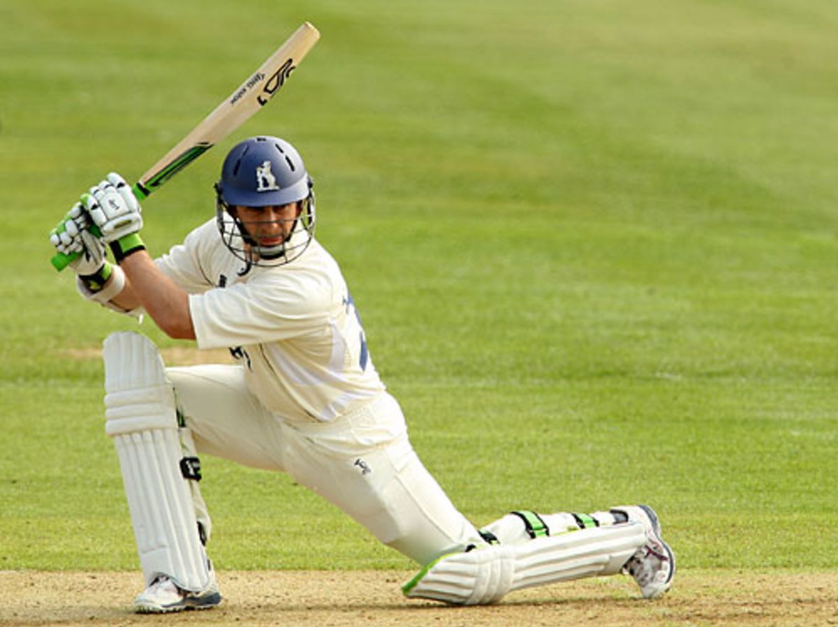 Steven Patterson removed Jonathan Trott for 7 | ESPNcricinfo.com