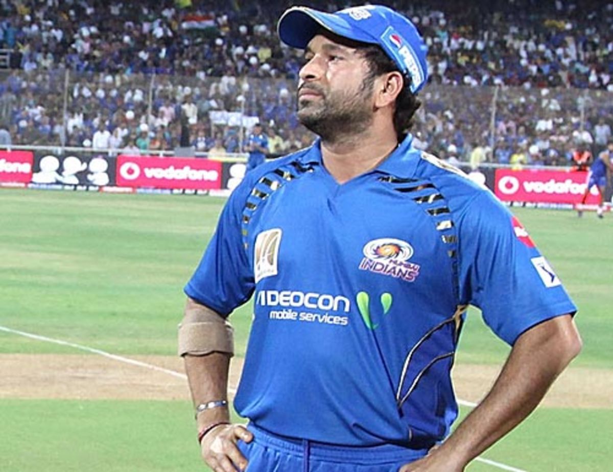 Sachin Tendulkar played the IPL final despite a split webbing ...