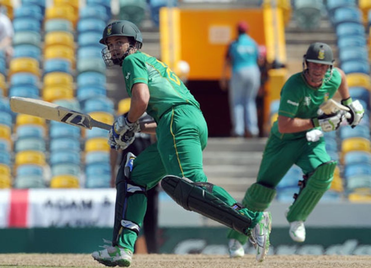 Albie Morkel and AB de Villiers run between the wickets during their 72 ...