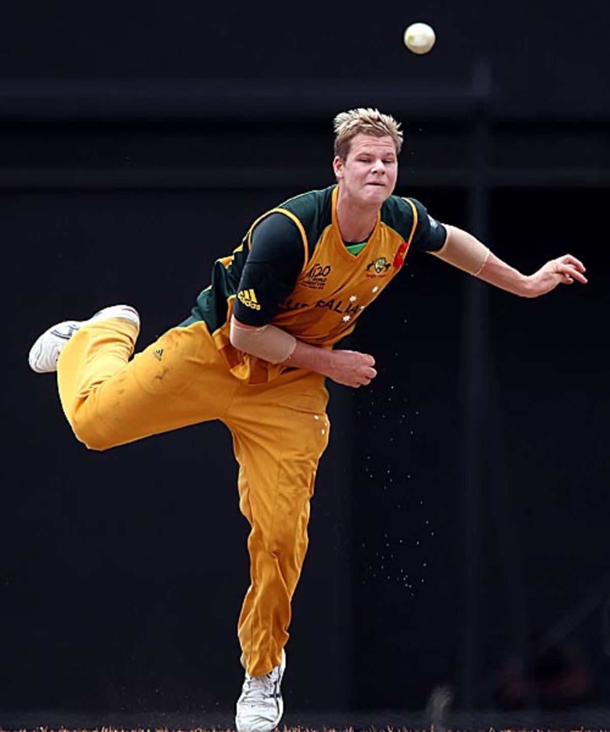 Steven Smith gives the ball a rip | ESPNcricinfo.com