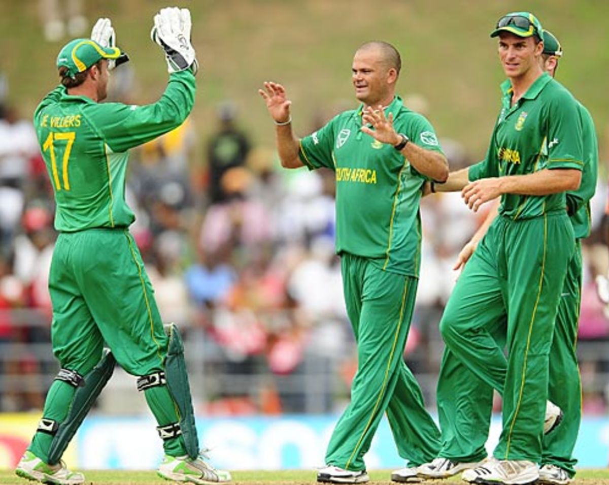 Hashim Amla is bowled | ESPNcricinfo.com