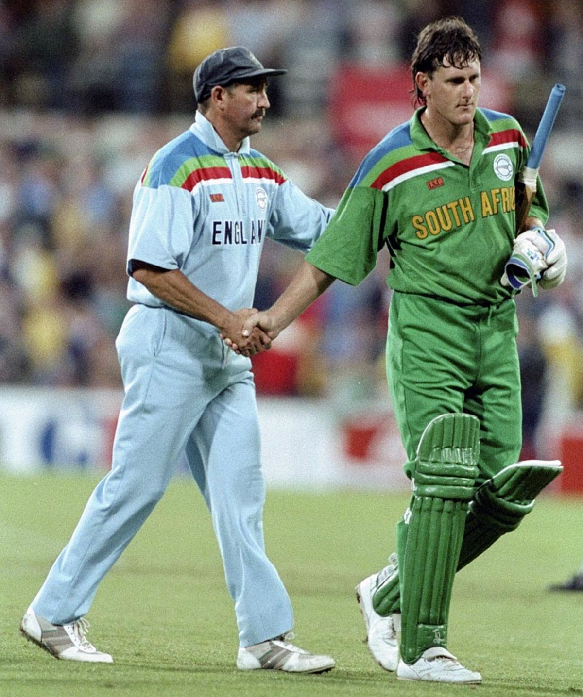 Graham Gooch shakes Brian McMillan's hand | ESPNcricinfo.com