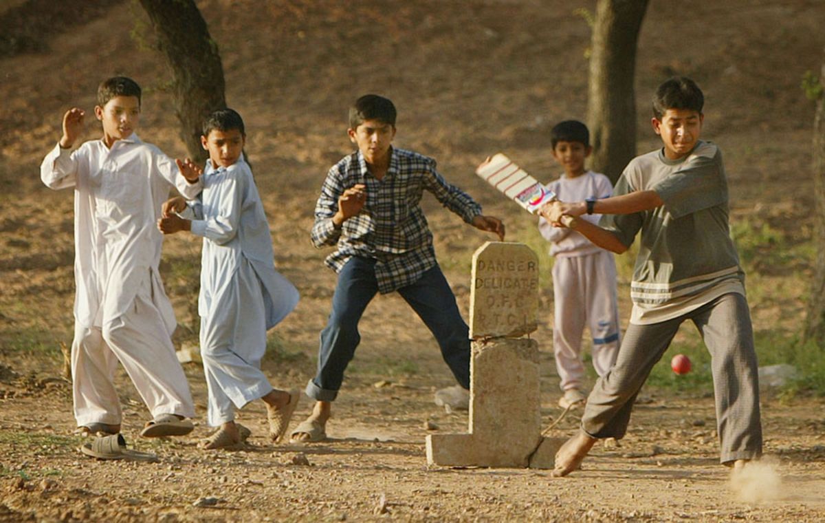 Children play street cricket | ESPNcricinfo.com