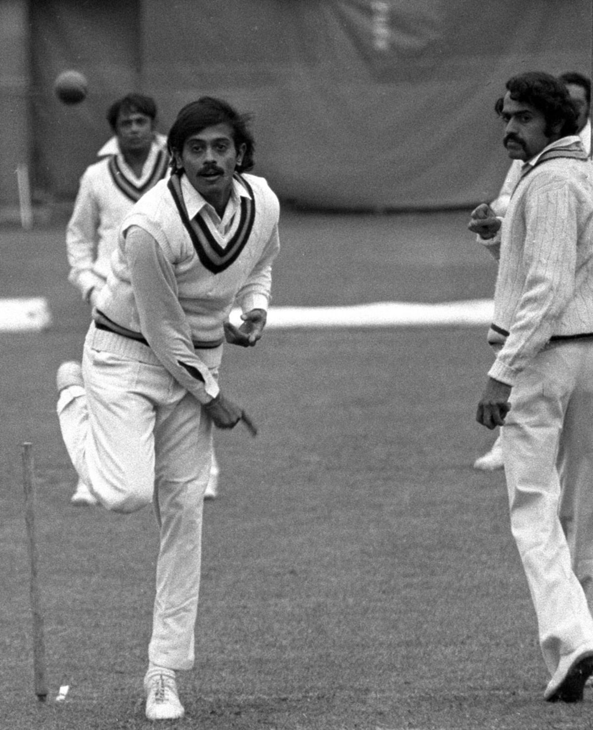 Srinivas Venkataraghavan bowls in the nets | ESPNcricinfo.com