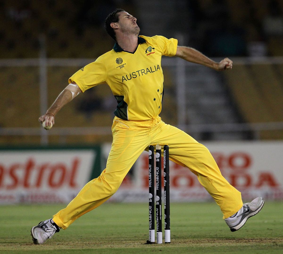 Shaun Tait in his delivery stride | ESPNcricinfo.com