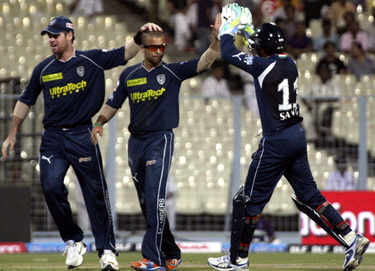 Duleep Mendis addresses the press after assuming the role of Sri Lanka ...