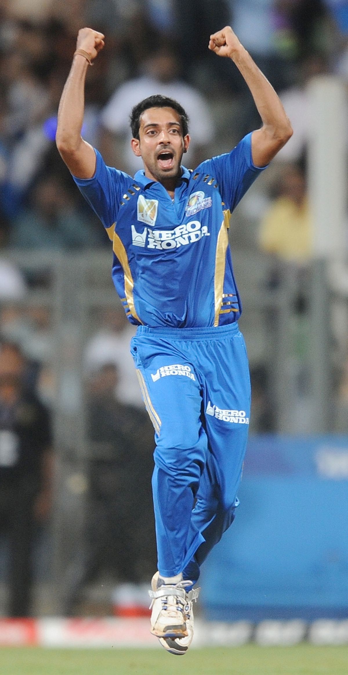 Amit Mishra struck Munaf Patel for four boundaries in the 20th ...