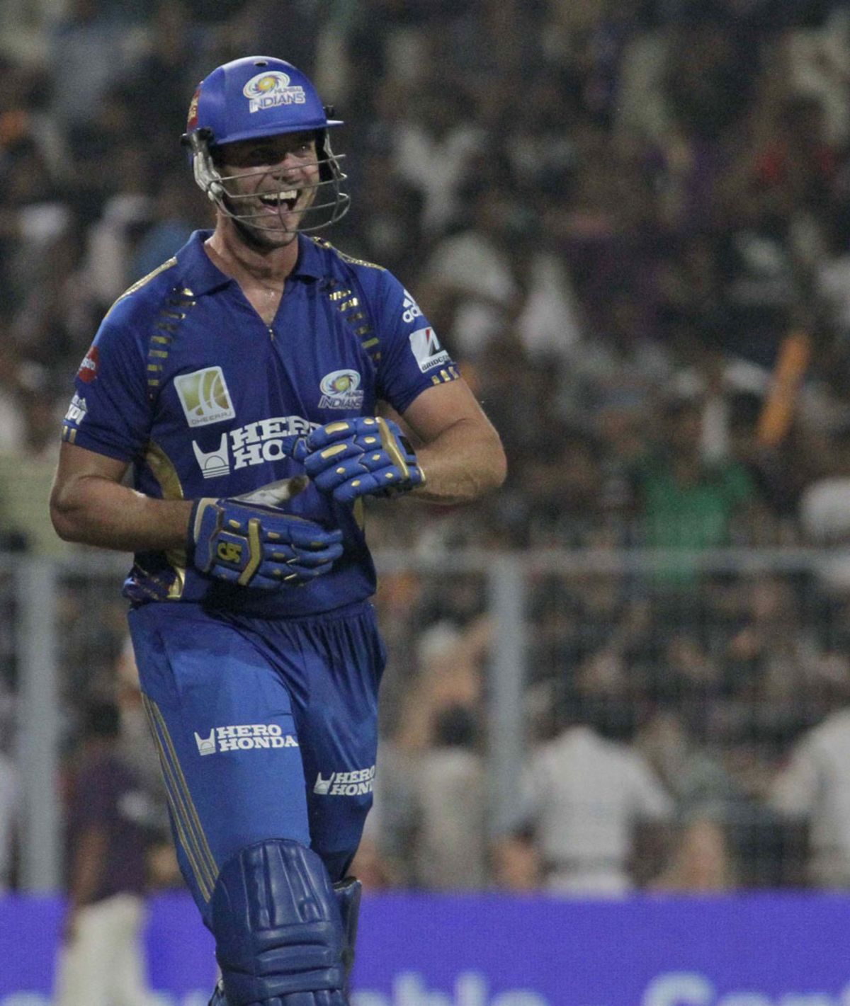 Misbah-ul-Haq and Taufeeq Umar added an unbroken 35 runs before stumps ...