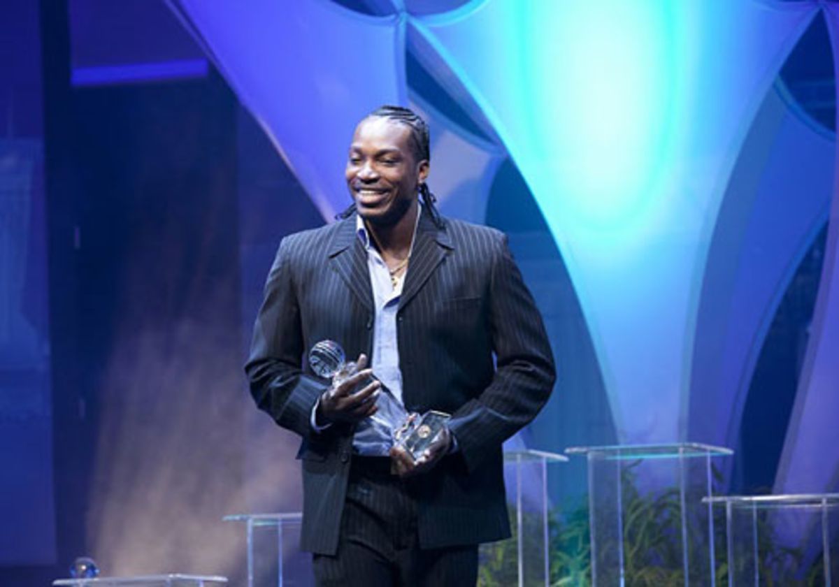 Chris Gayle shows off his flamboyant new hairstyle | ESPNcricinfo.com