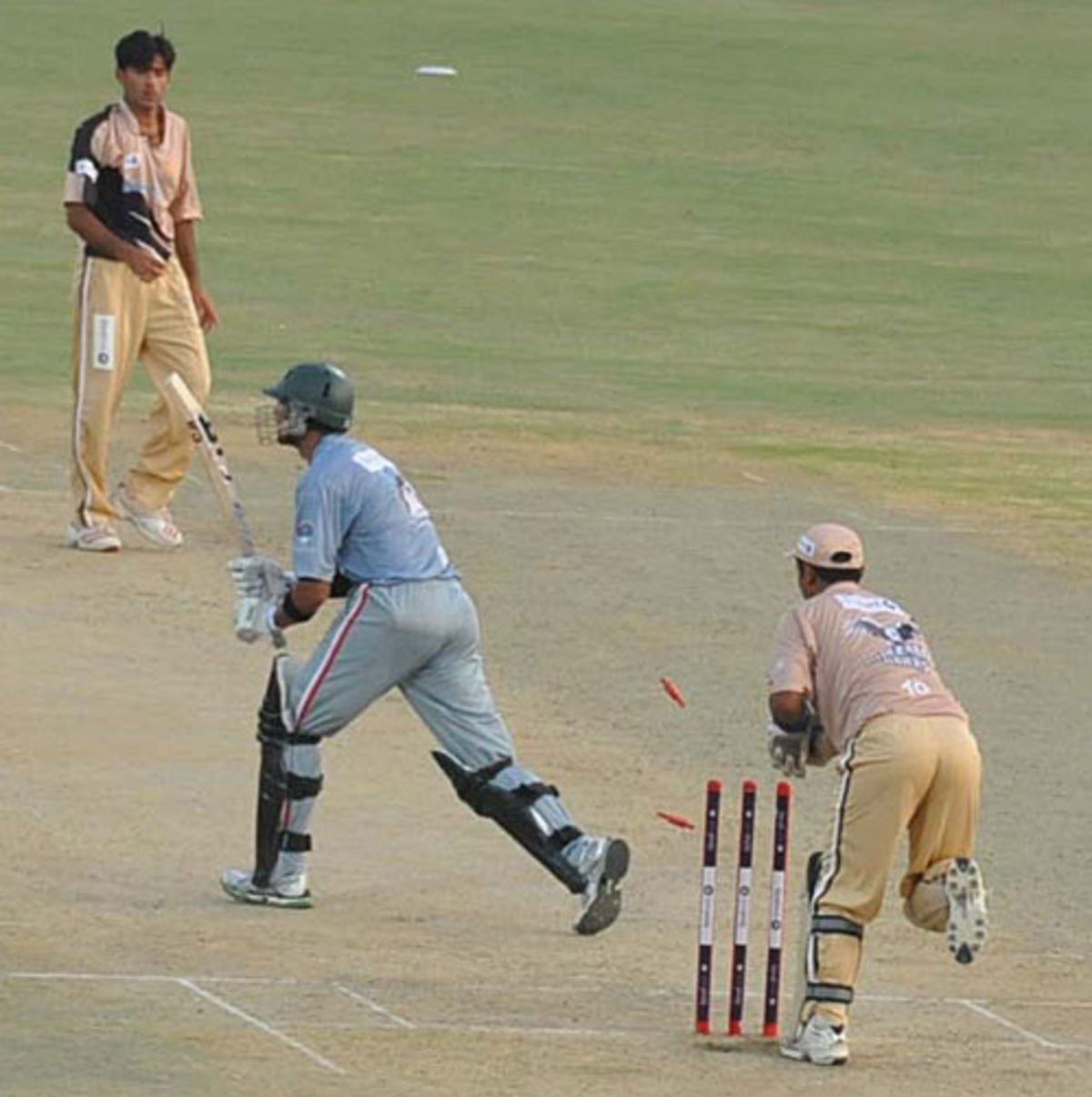 Zahid Mahmood claimed two wickets in his first over on debut ...