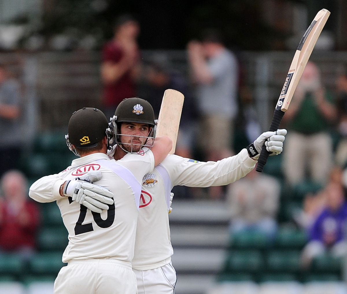 Tom Maynard acknowledges applause for his hundred | ESPNcricinfo.com