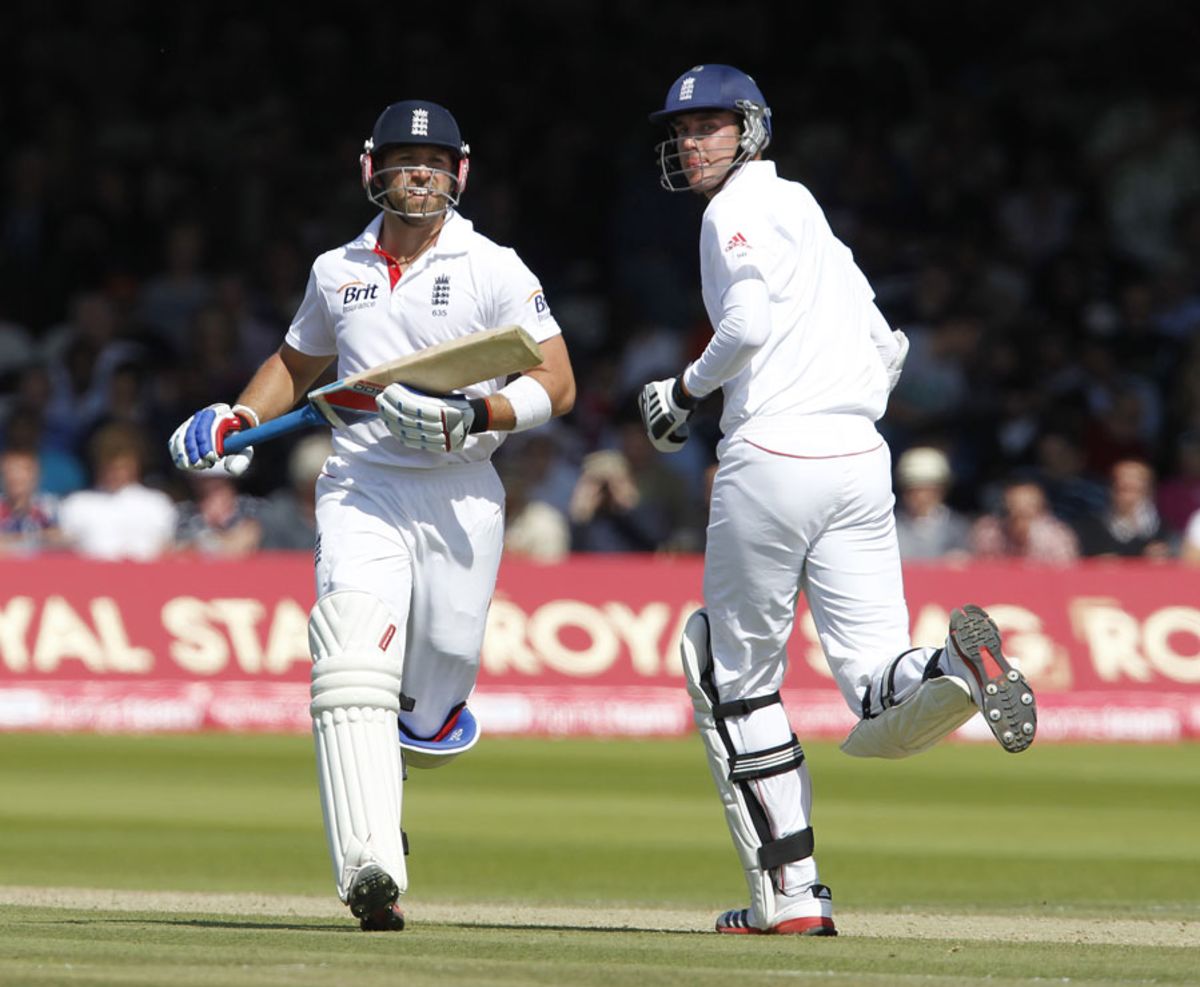 Stuart Broad celebrates getting to a half-century | ESPNcricinfo.com