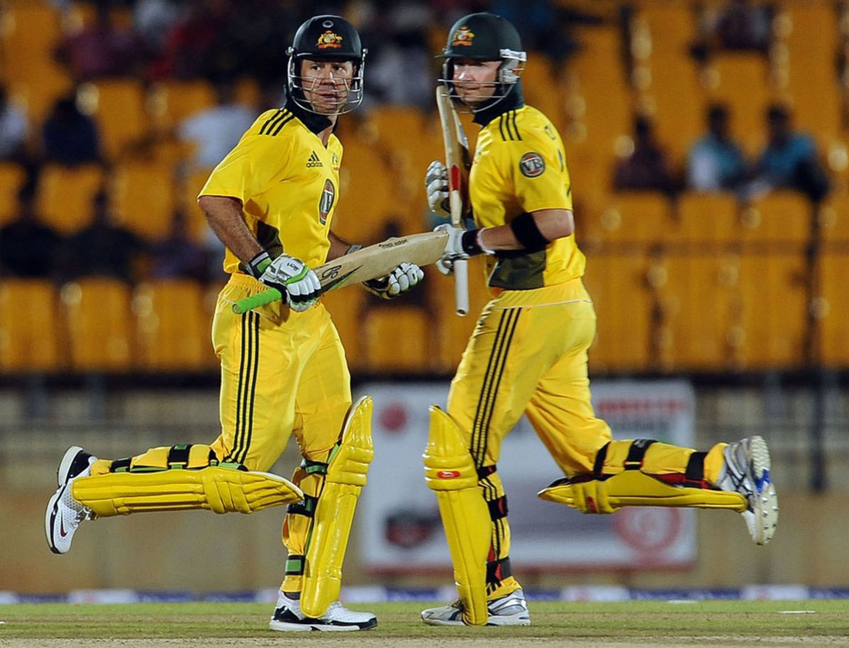 Ricky Ponting and Michael Clarke take a run | ESPNcricinfo.com