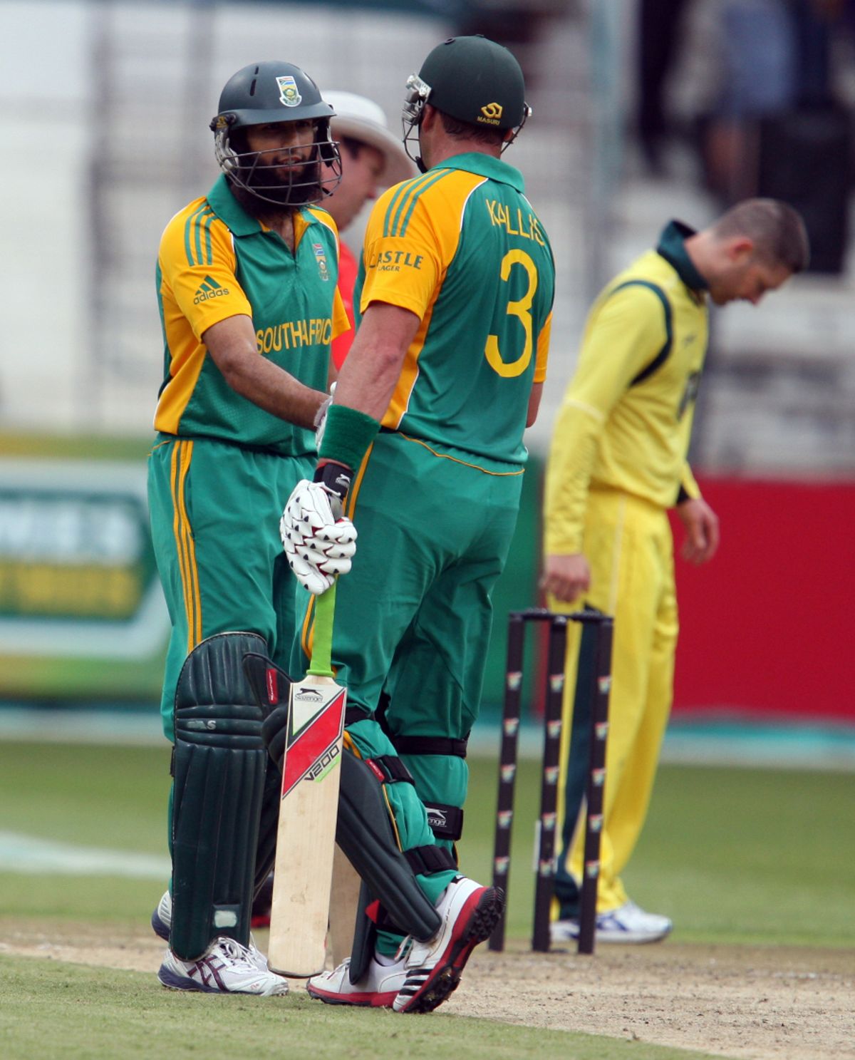 Hashim Amla took a blow on the helmet from Mitchell Johnson ...