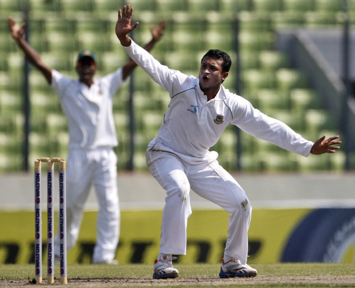 Kirk Edwards celebrates his second Test century | ESPNcricinfo.com