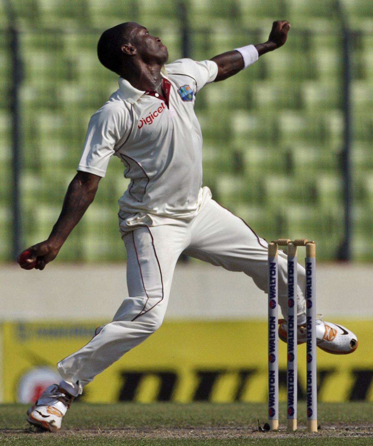 Fidel Edwards in his delivery stride | ESPNcricinfo.com