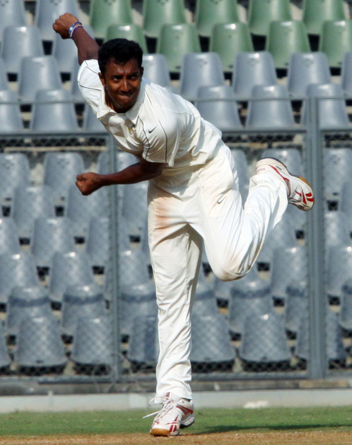 Hyderabad celebrate their qualification to the knockouts | ESPNcricinfo.com