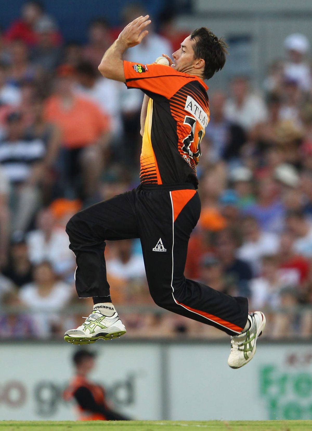 Mohsin Khan has a chat with Misbah-ul-Haq during a training session ...