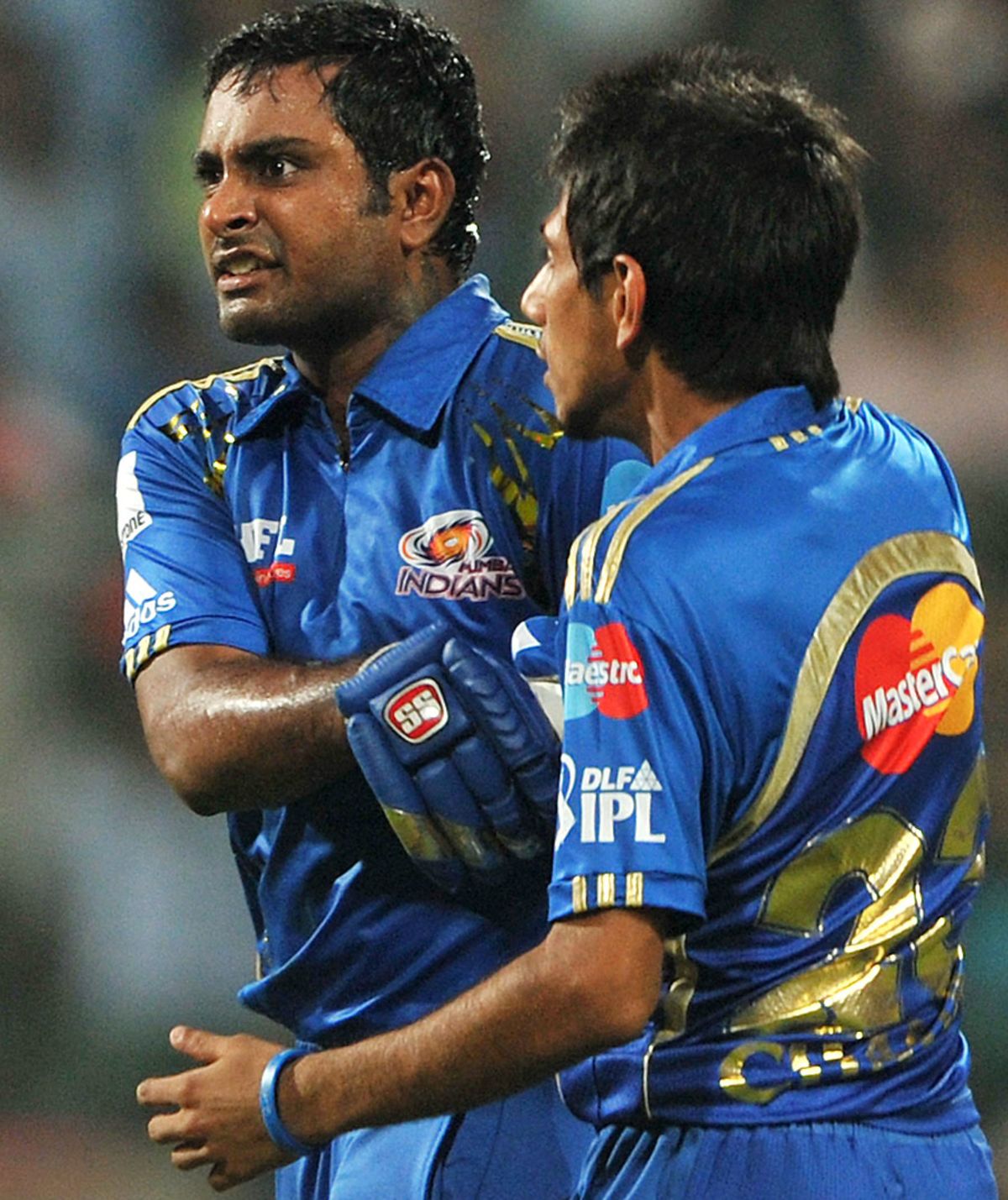 Yuzvendra Chahal tries to restrain an enraged Ambati Rayudu | ESPNcricinfo.com