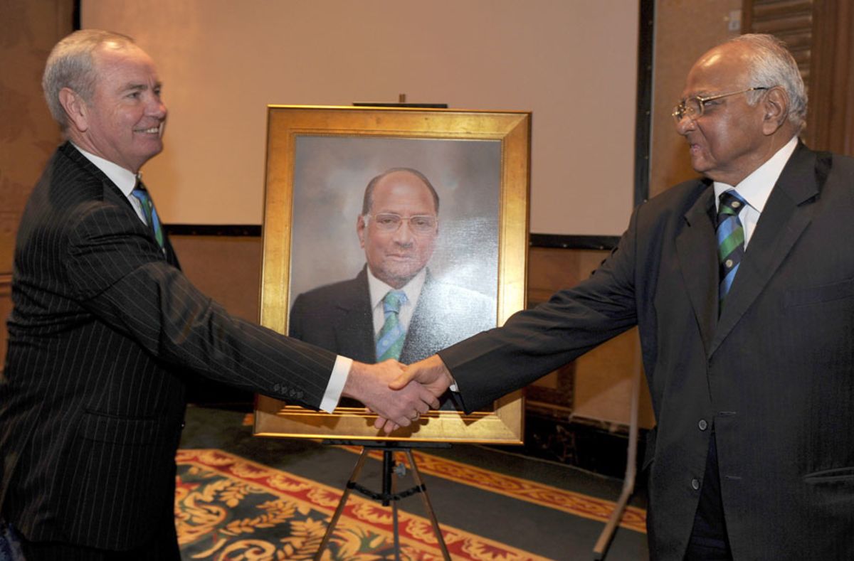 ICC president Alan Isaac with his predecessor Sharad Pawar ...