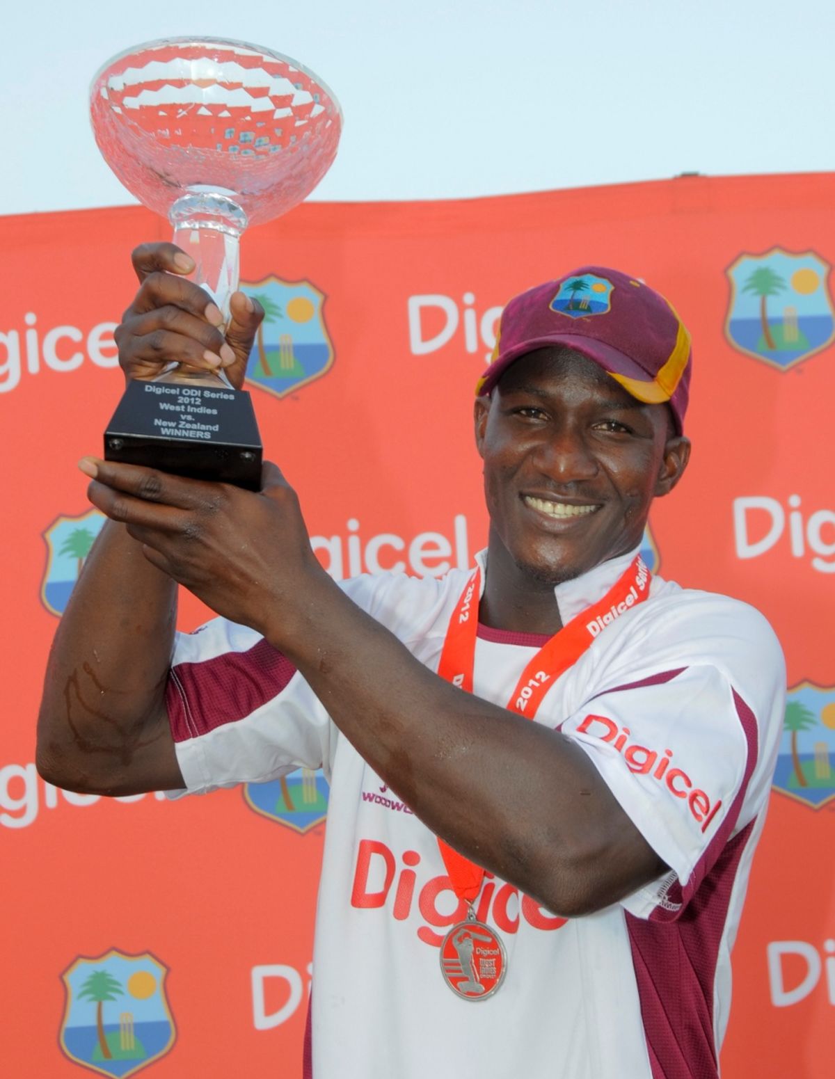 Darren Sammy with the series trophy | ESPNcricinfo.com