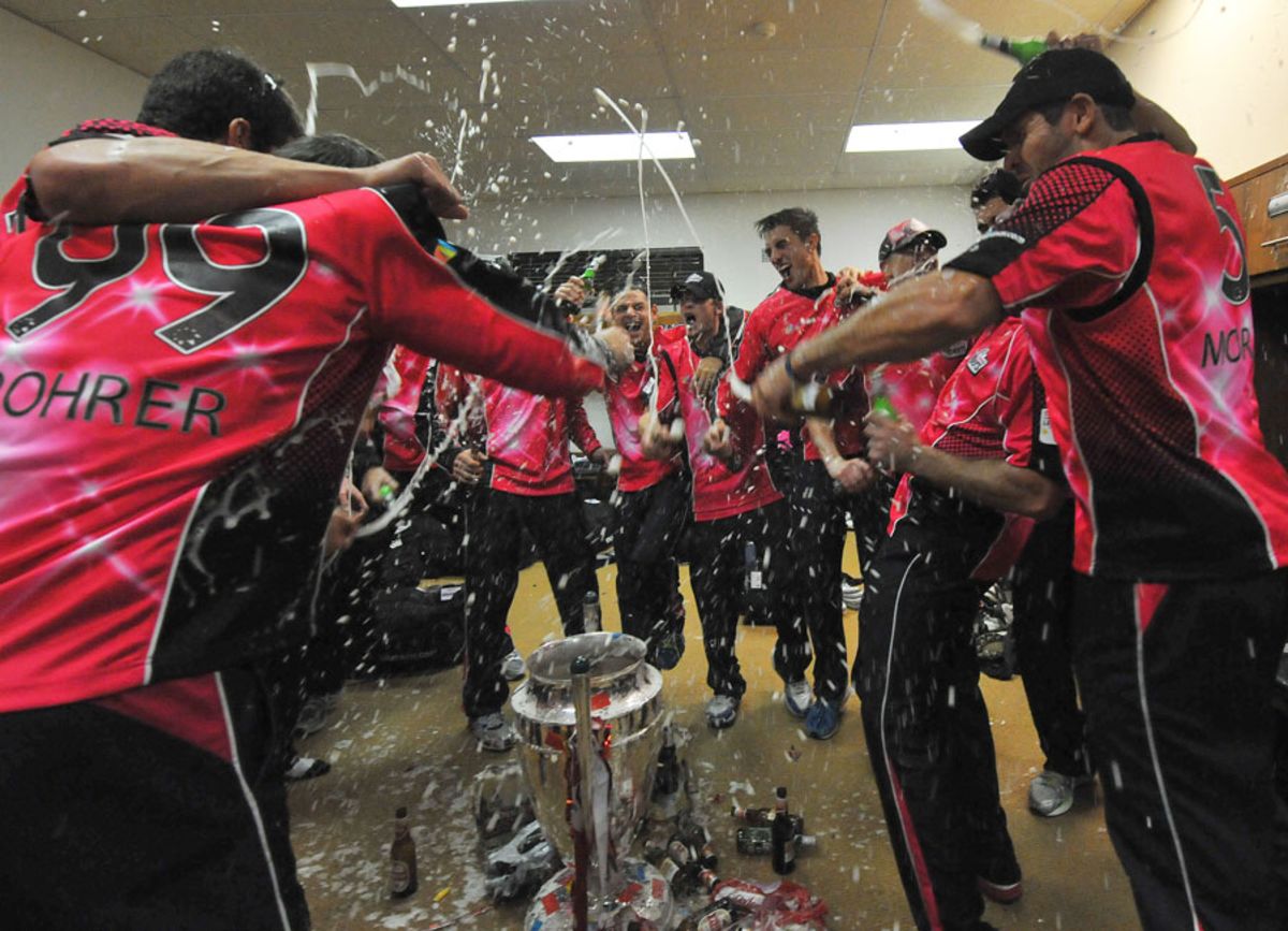 Brad Haddin lifts the CLT20 trophy | ESPNcricinfo.com