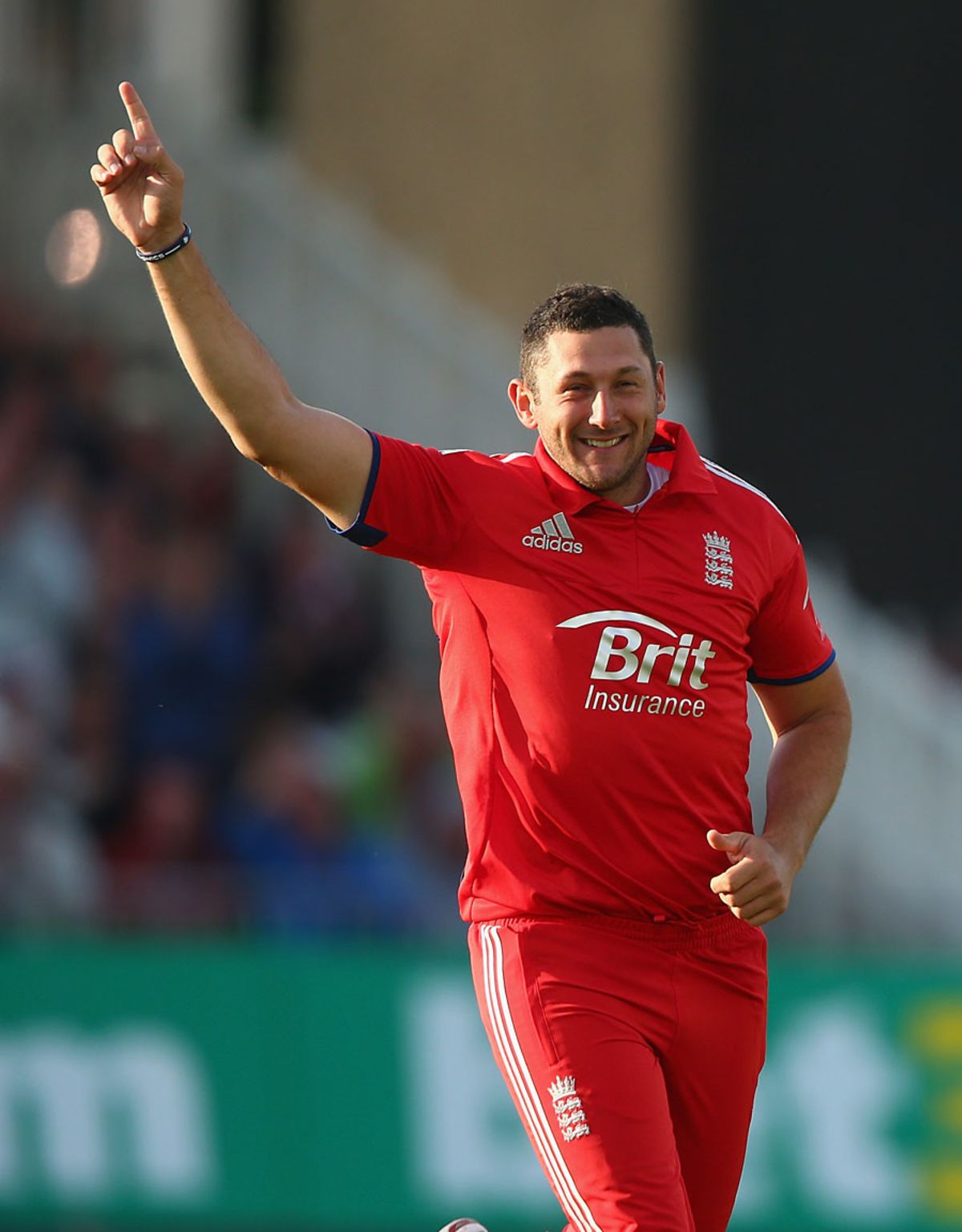 Ross Taylor tried to keep New Zealand afloat with his third fifty of ...