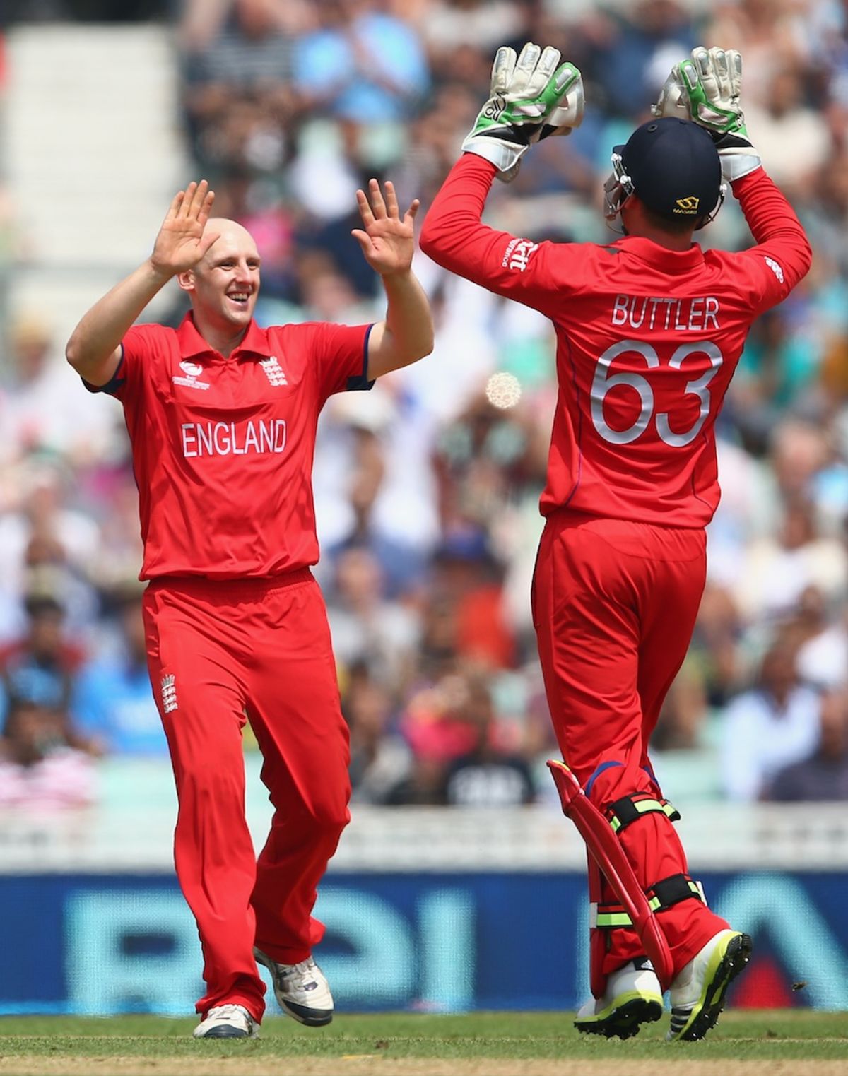 James Tredwell celebrates with Jos Buttler | ESPNcricinfo.com