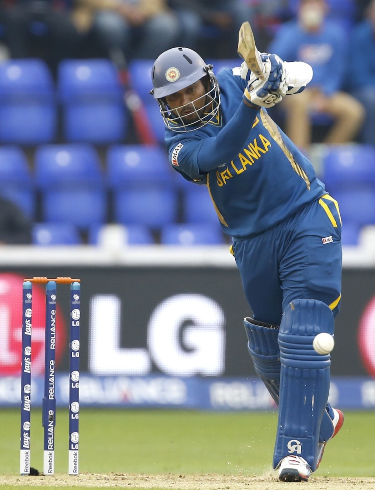 Tillakaratne Dilshan drives down the ground | ESPNcricinfo.com