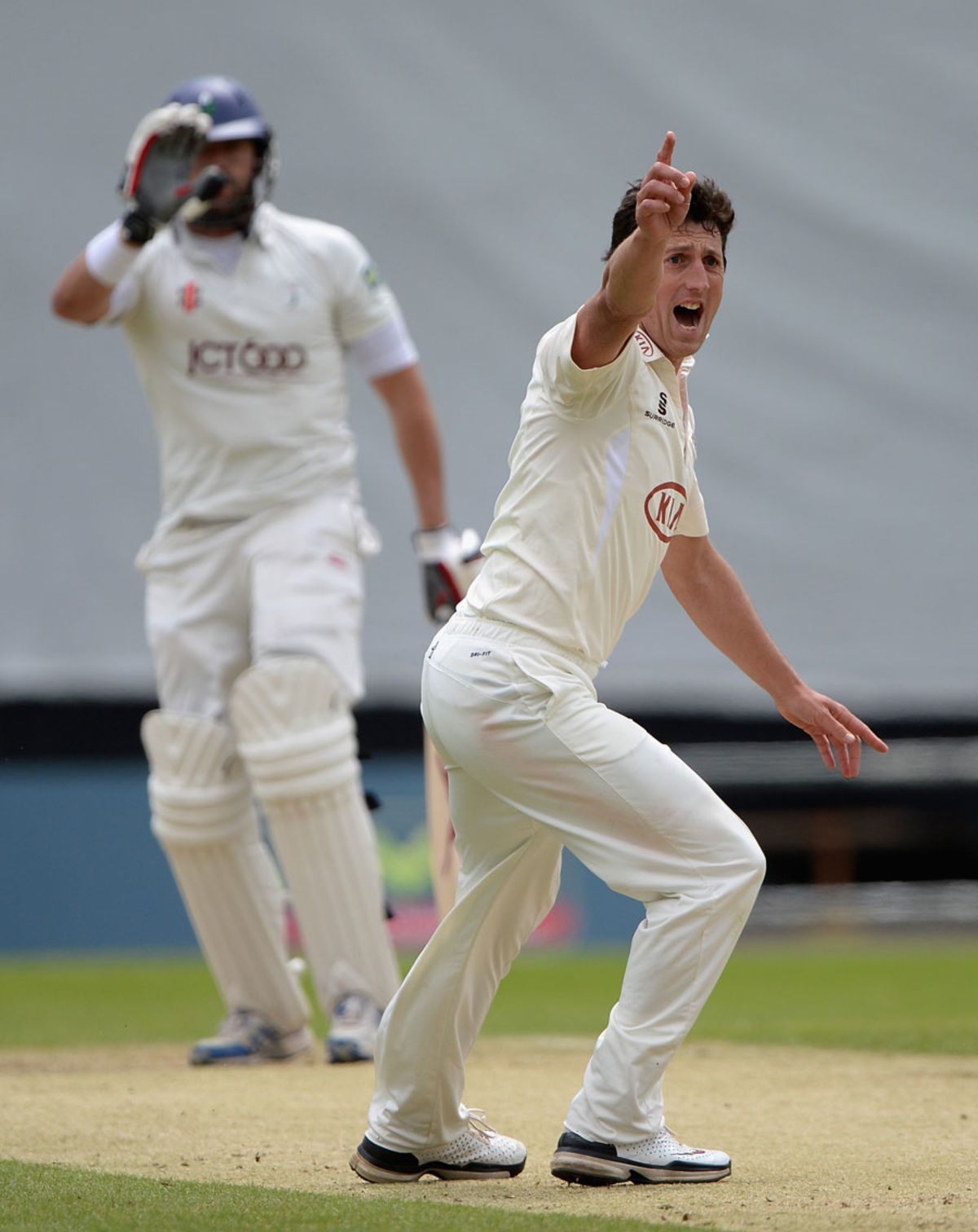 Jon Lewis appeals to have Liam Plunkett caught behind | ESPNcricinfo.com