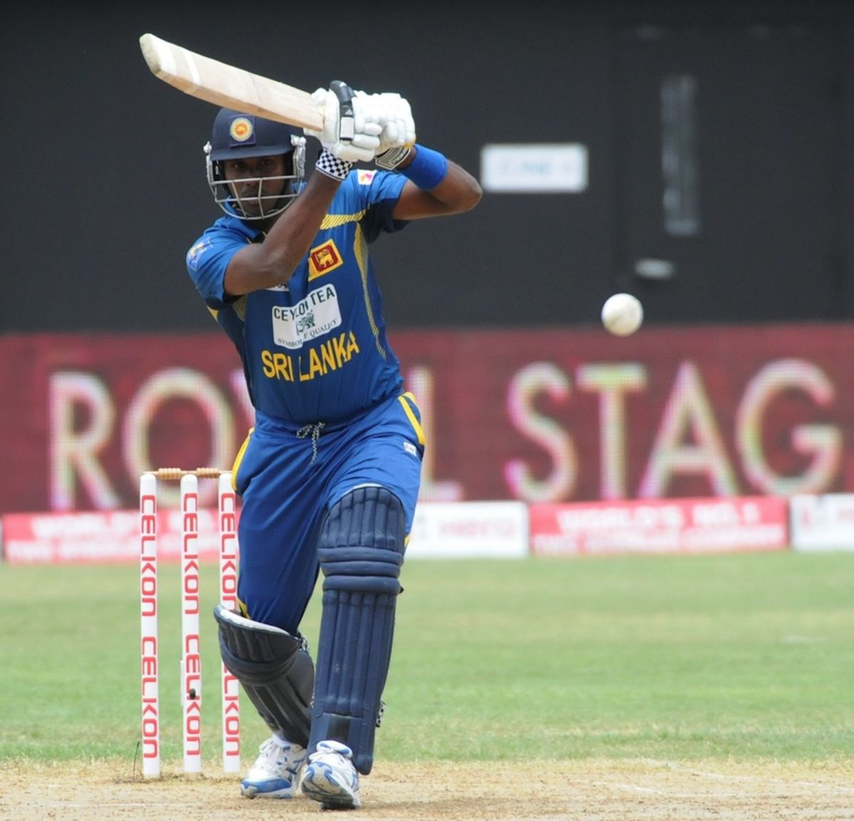 Angelo Mathews drives down the ground | ESPNcricinfo.com