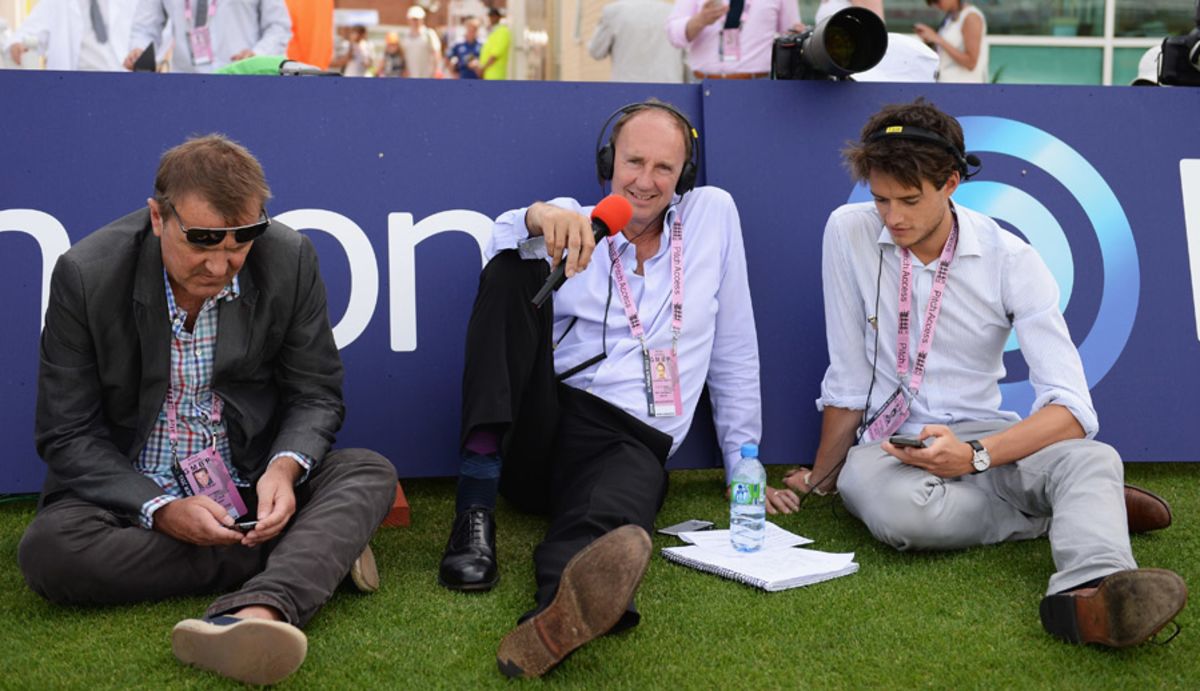 Test Match Special 's Phil Tufnell, Jonathan Agnew and Henry Moeran ...
