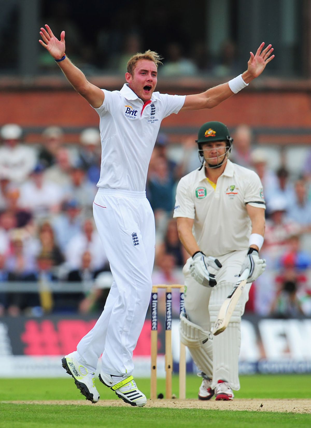 Stuart Broad has an lbw shout against Shane Watson | ESPNcricinfo.com