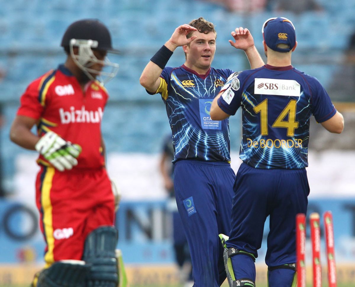 Nick Beard misjudged a catch off Quinton de Kock | ESPNcricinfo.com