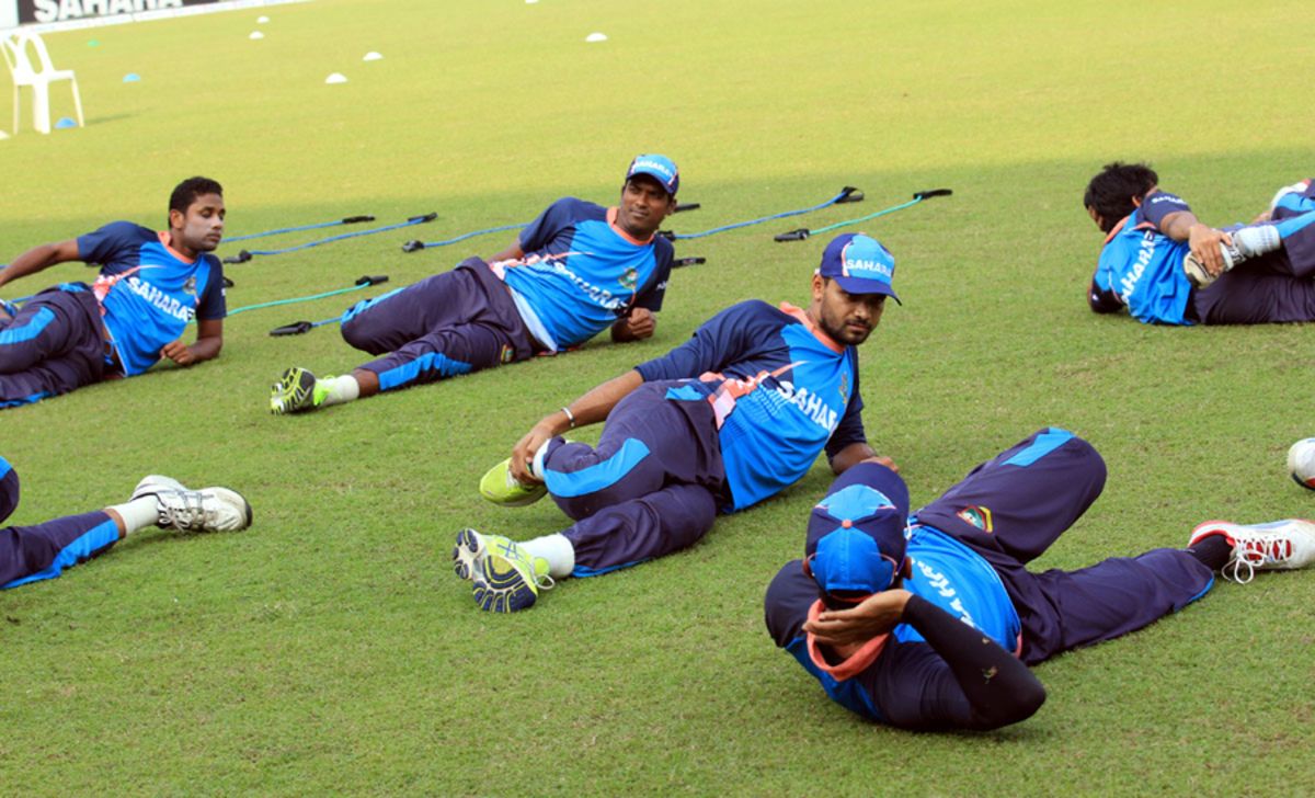 Bangladesh take part in stretching exercises | ESPNcricinfo.com