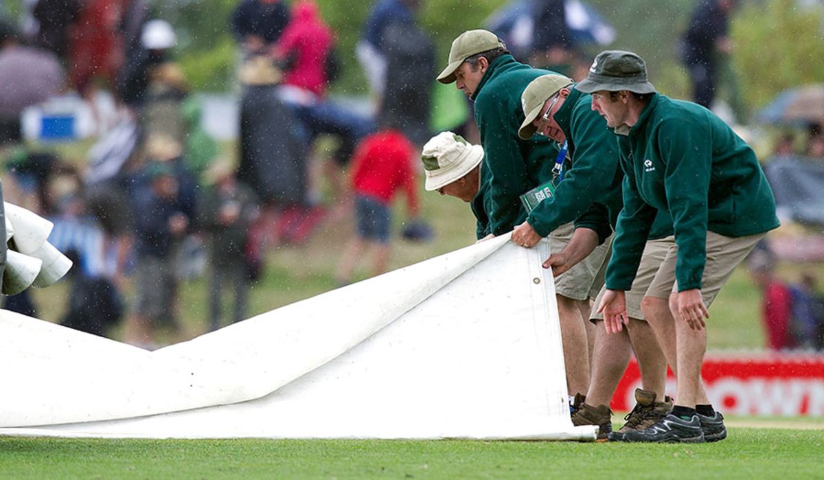 Dwayne Bravo hooks | ESPNcricinfo.com