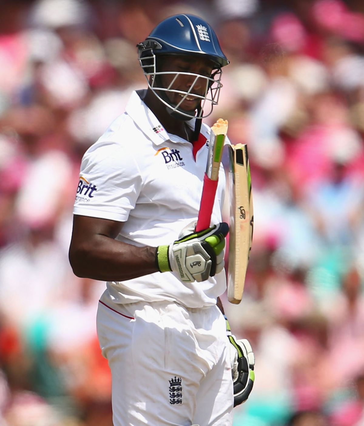 Michael Carberry's bat snapped clean in half | ESPNcricinfo.com