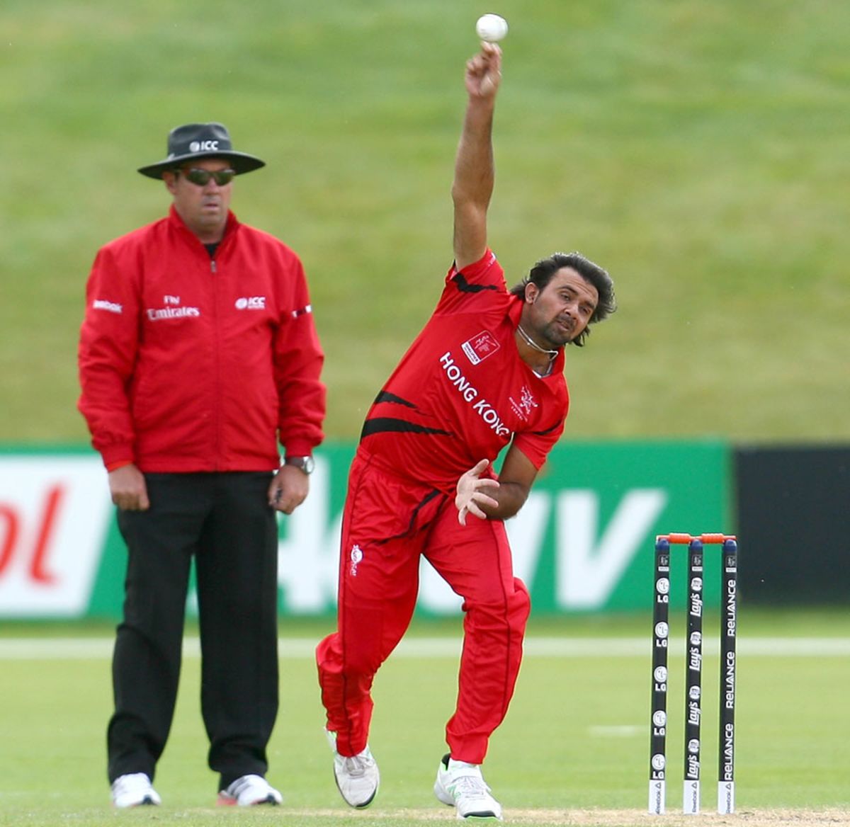 Haseeb Amjad demonstrates his bowling action | ESPNcricinfo.com