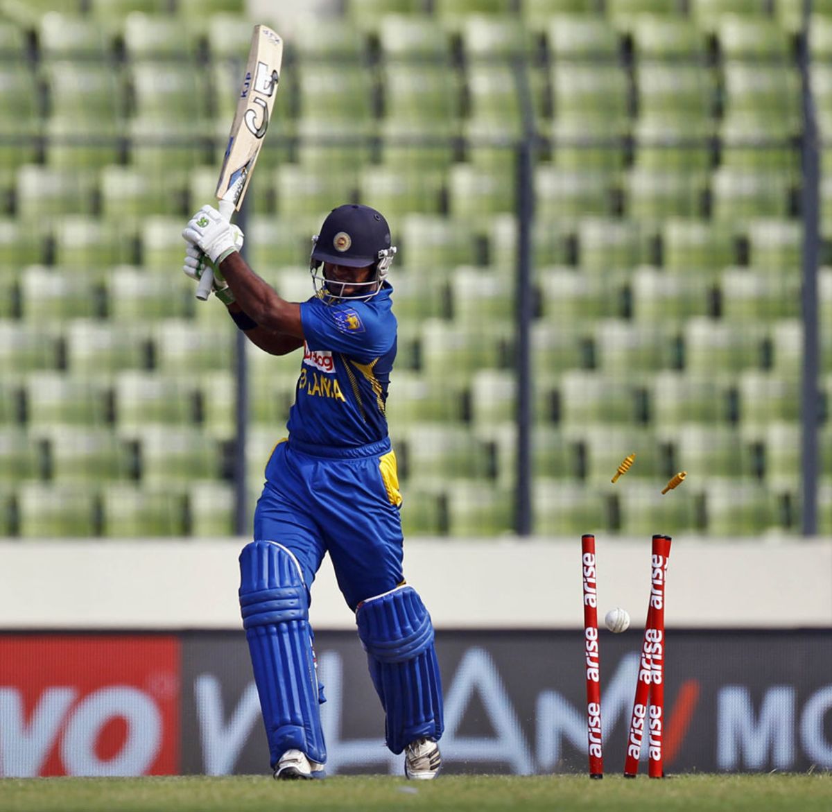 Kusal Perera loses his middle stump | ESPNcricinfo.com