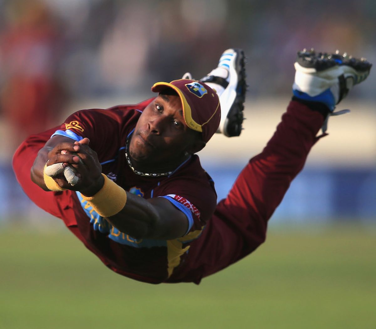 Dwayne Bravo has his eyes firmly on the ball | ESPNcricinfo.com
