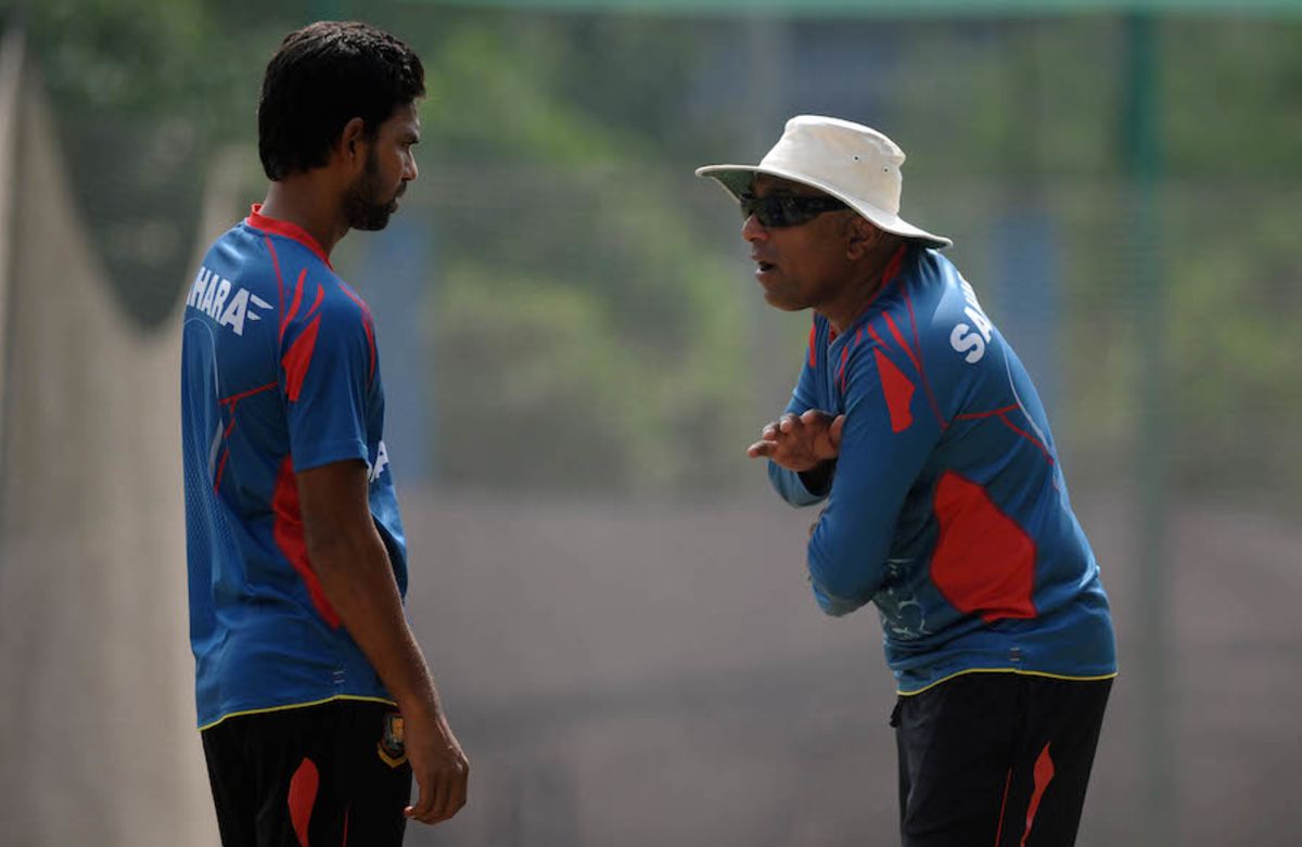 Stephen Mangongo and Brendan Taylor interact with the press ...