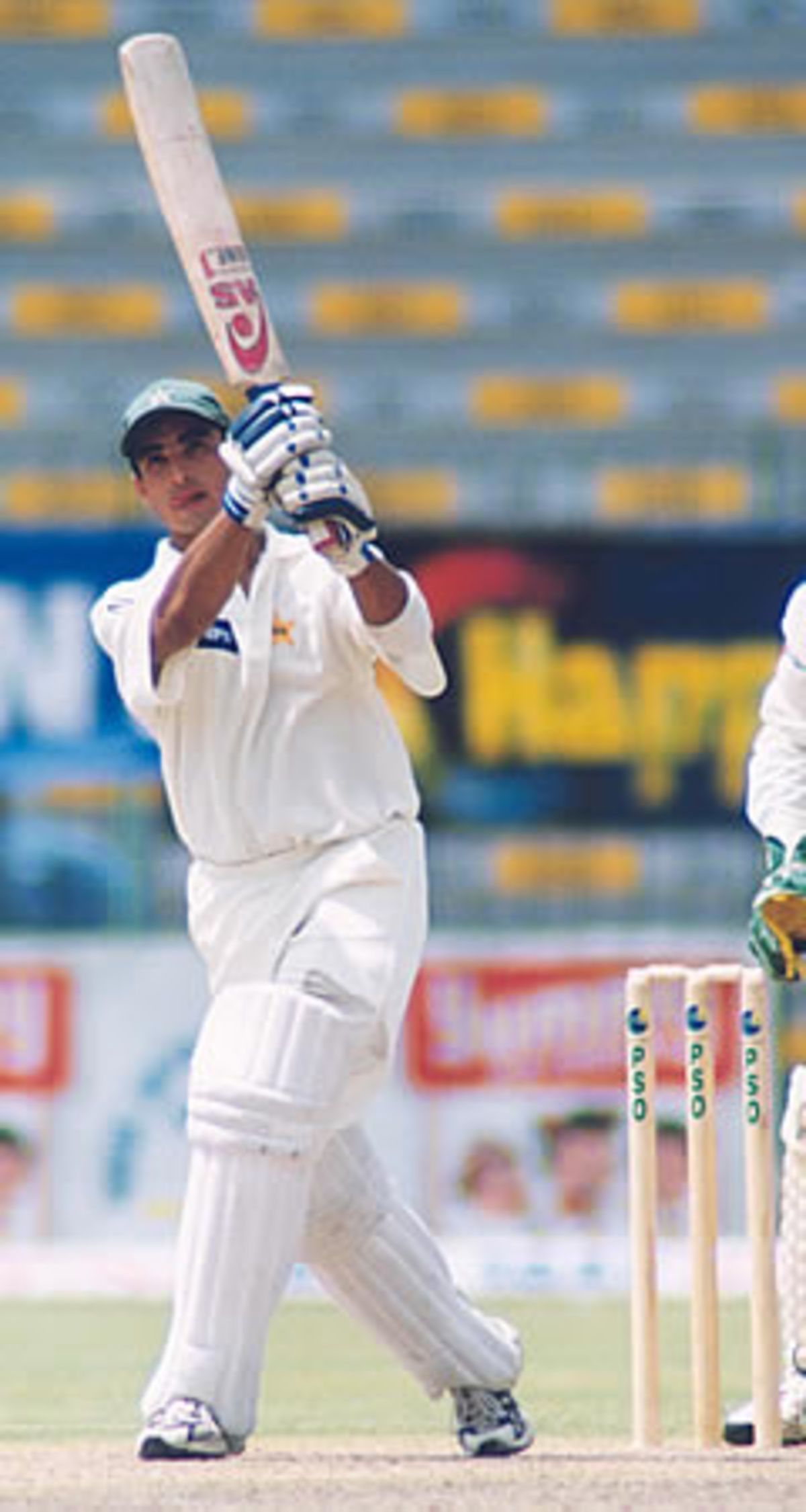 Imran Nazir lofts one to leg | ESPNcricinfo.com