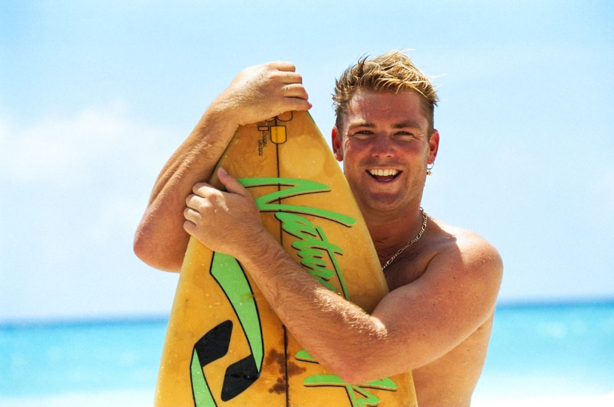 Shane Warne goes surfing | ESPNcricinfo.com