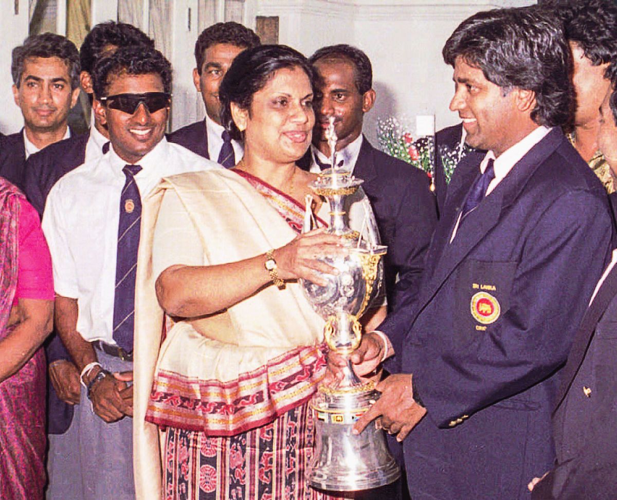 Ranatunga celebrates winning the World Cup | ESPNcricinfo.com