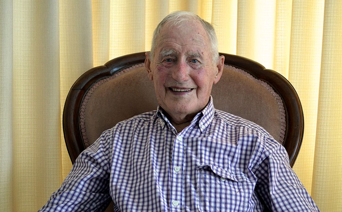 Steven Smith has a look at James Anderson | ESPNcricinfo.com