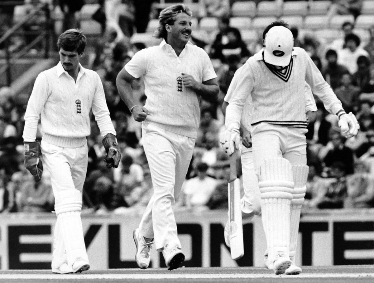 Ian Botham has Jeff Crowe lbw to equal the world record for Test ...