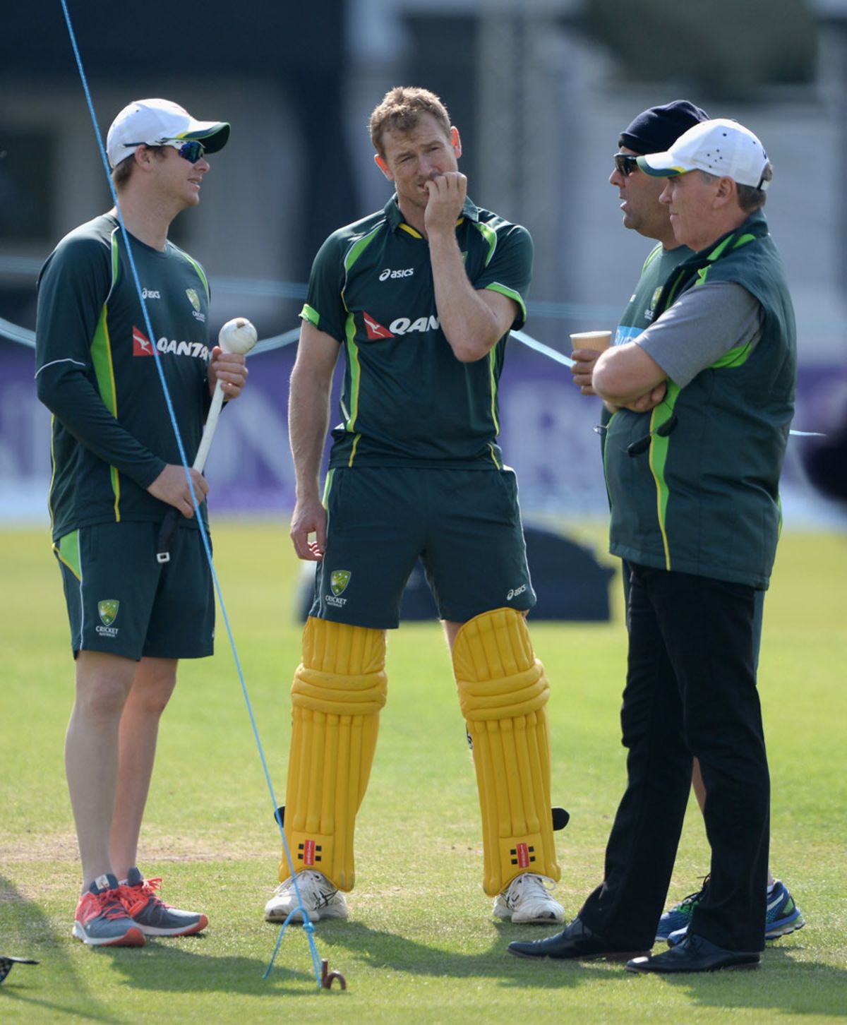 Joe Burns has a chat with coach Darren Lehmann | ESPNcricinfo.com