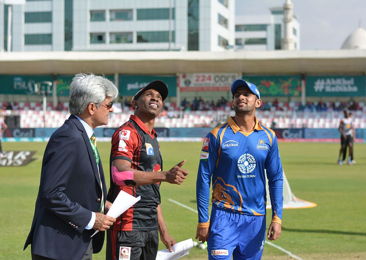 Lahore Qalandar captain Dwaye Bravo and Karachi Kings captain Shoaib ...