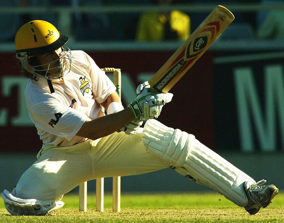 Hemang Badani celebrates his century | ESPNcricinfo.com