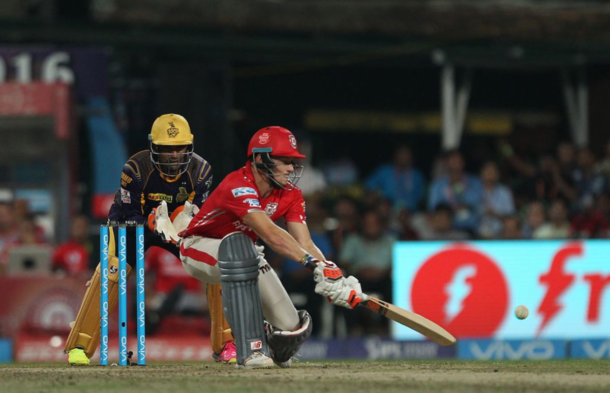 Eyes on the ball: Glenn Maxwell shapes for a reverse scoop | ESPNcricinfo.com